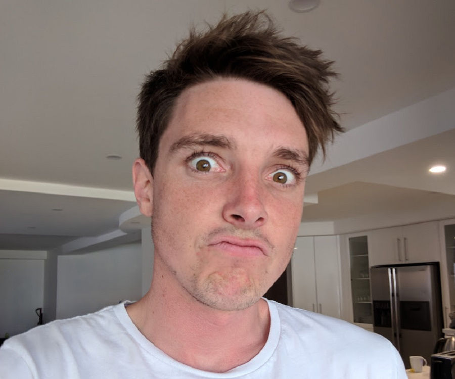 Lazarbeam Height Girlfriend Age Weight Records Sportitnow Lazarbeam Height Girlfriend Age Weight Records Sportitnow
