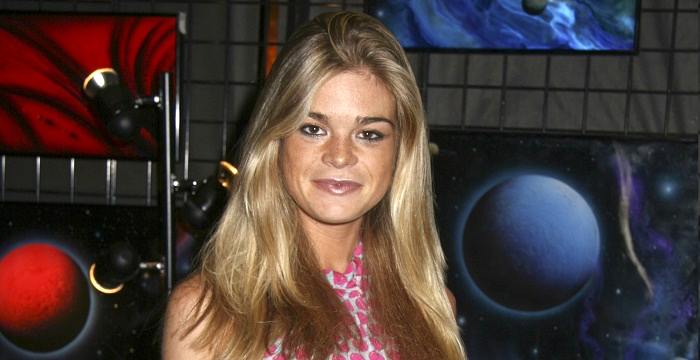 Ellen Muth Biography