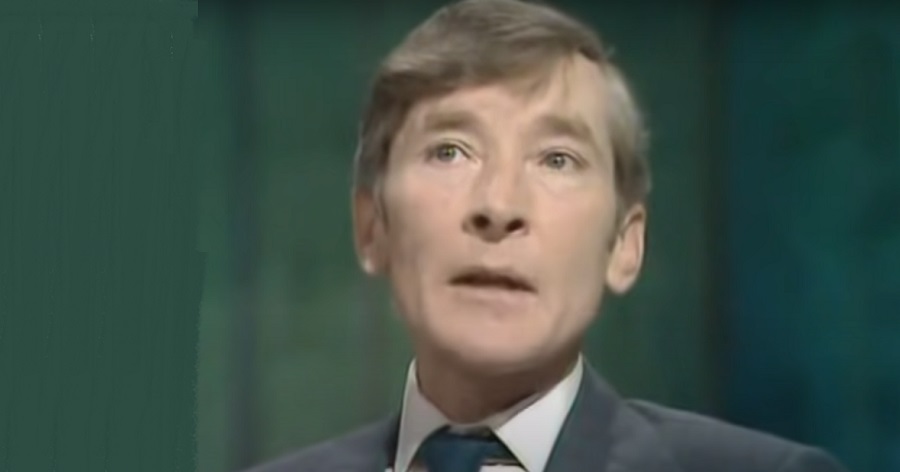 Kenneth Williams Biography - Childhood, Life Achievements & Timeline