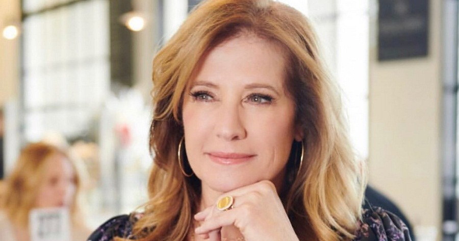 Nancy Travis Biography - Facts, Childhood, Family Life & Achievements