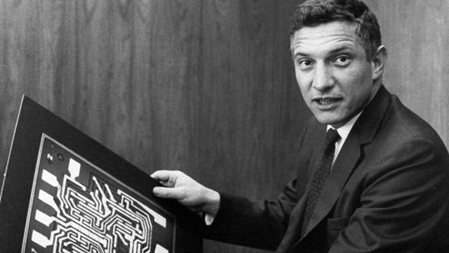 Robert Noyce Biography - Childhood, Life Achievements & Timeline